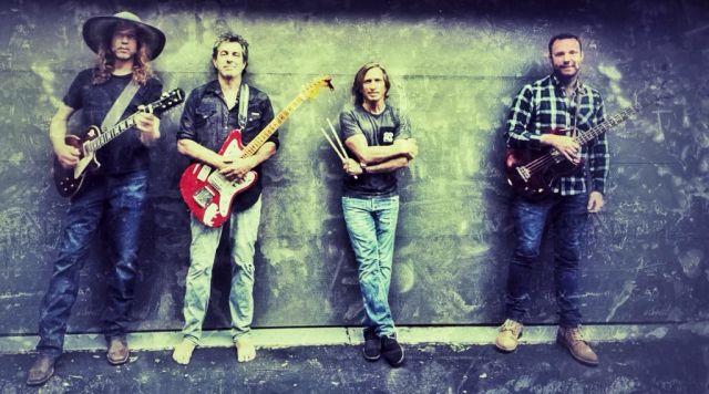 FOLKSTONE (Moon Debut) Enjoy roots, blues & more! POP's BLUE MOON ...