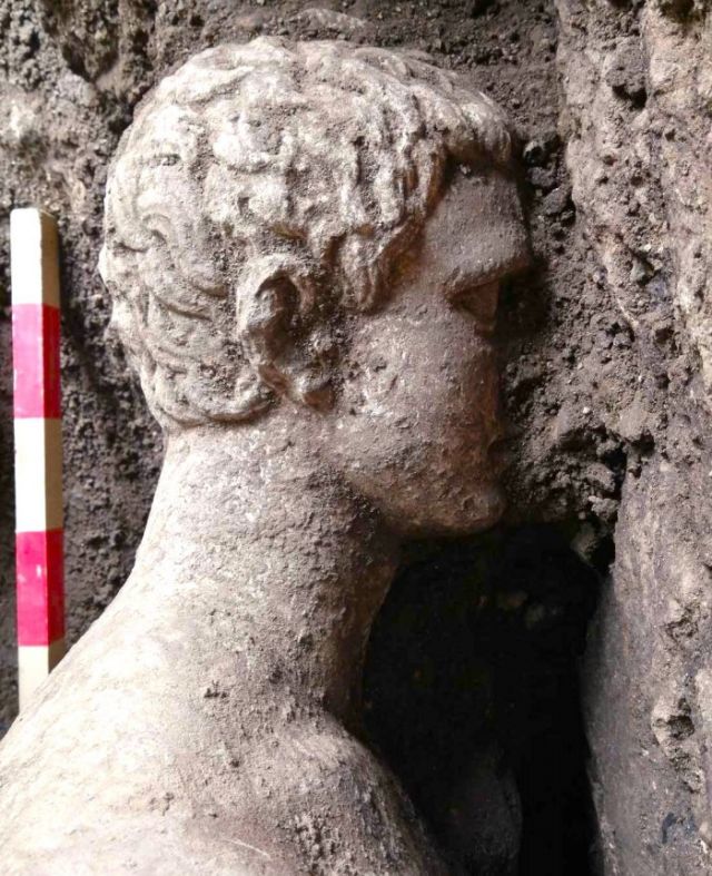 Incredibly Well-Preserved 2,000-Year-Old Statue Of Greek God Hermes ...